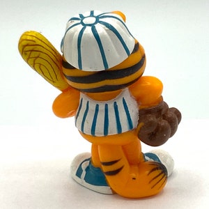 Gorgeous Collectible and Vintage Garfield Baseball Player. Bat. - Etsy