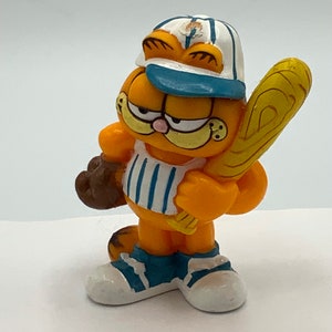 Gorgeous Collectible and Vintage Garfield Baseball Player. Bat. - Etsy