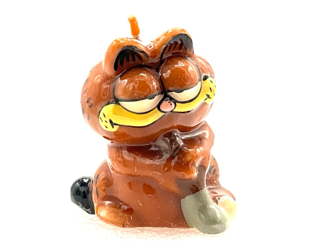 Gorgeous Collectible and Vintage Garfield is Playing Golf Candle, Cat ...