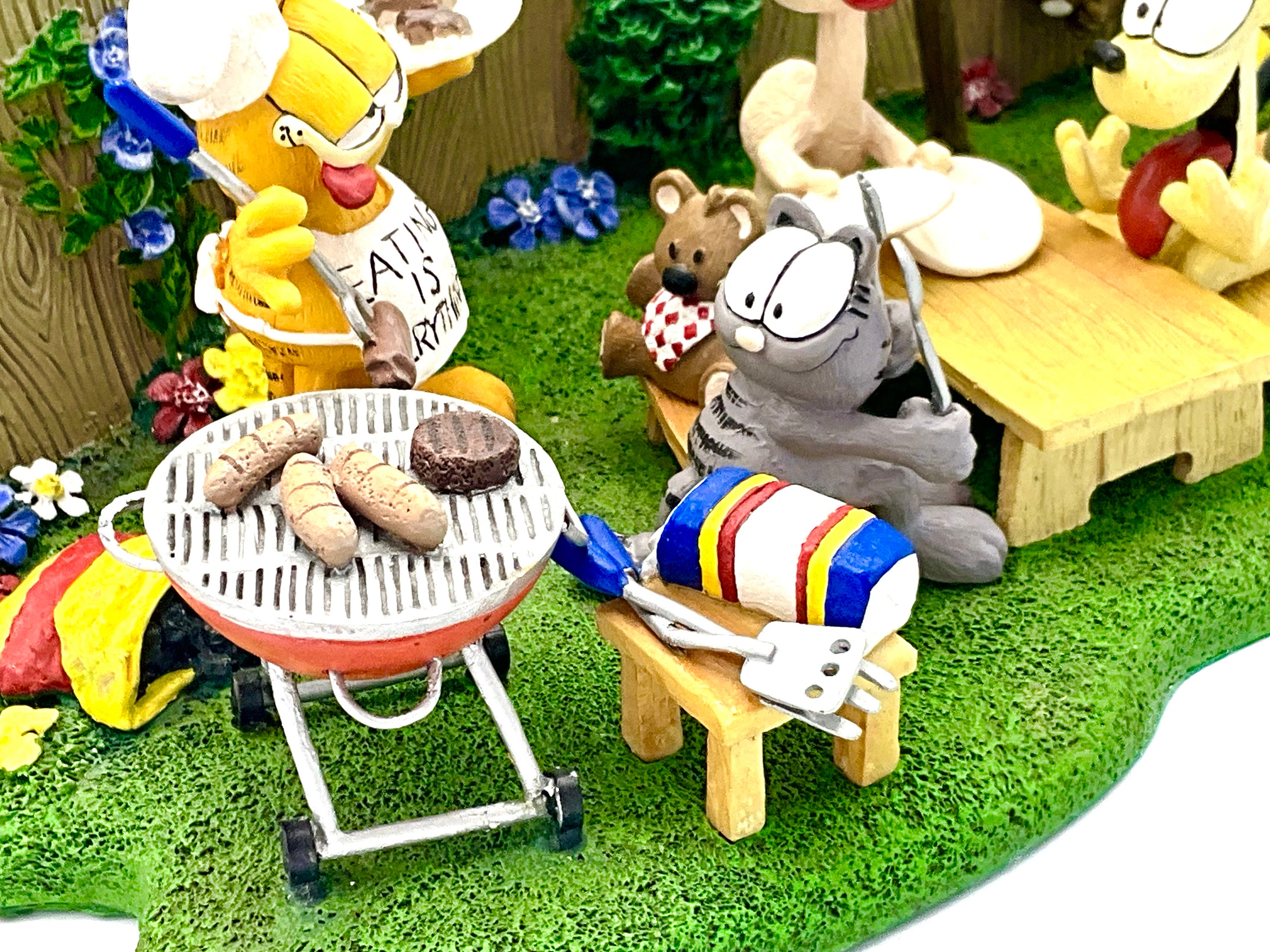 Gorgeous Collectible and Vintage Garfield Summer Barbecue by Danbury ...