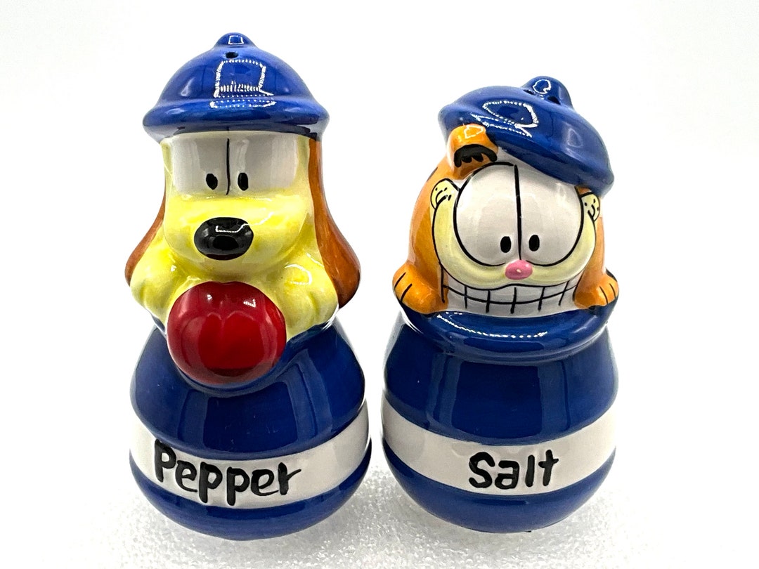 Gorgeous Collectible and Vintage Garfield and Odie Salt or Pepper ...