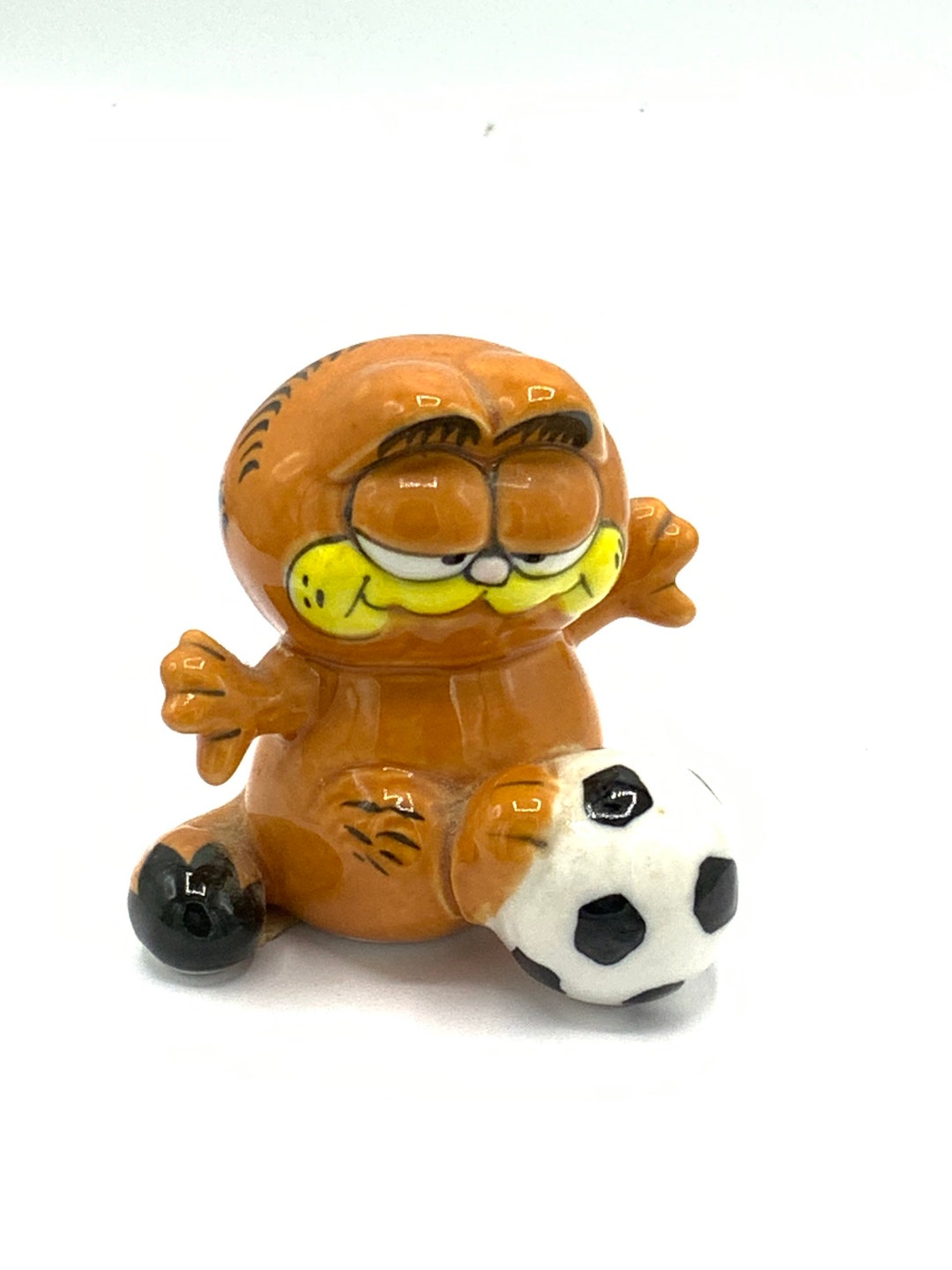 Gorgeous Collectible and Vintage Garfield Ceramic Figure Playing Soccer ...