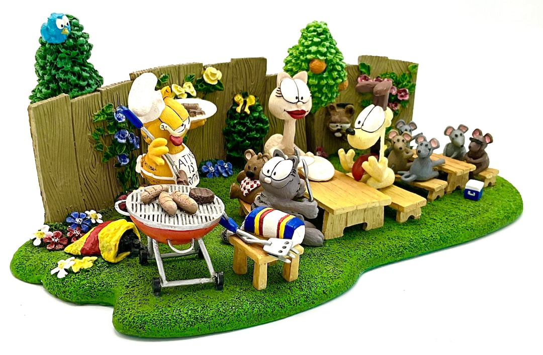 Gorgeous Collectible and Vintage Garfield Summer Barbecue by Danbury ...