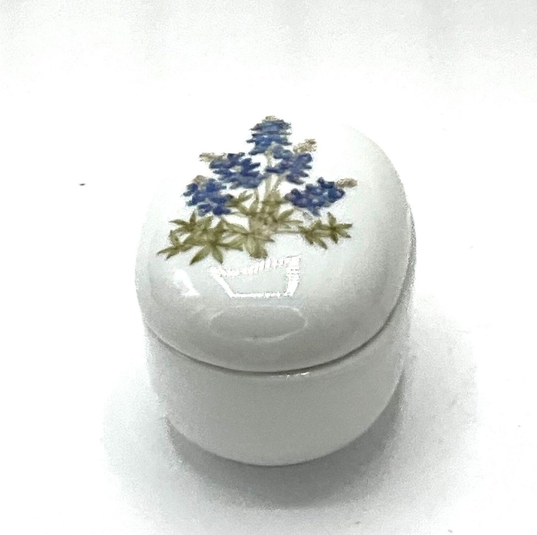 Gorgeous Collectible and Vintage Ceramic Oval Trinket Box Bluebonnet ...