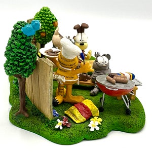 Gorgeous Collectible and Vintage Garfield Summer Barbecue by Danbury ...