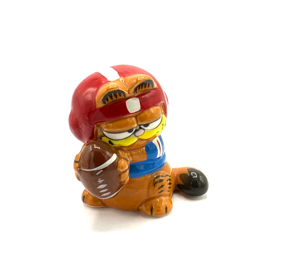Gorgeous Collectible and Vintage Ceramic Garfield as Football - Etsy