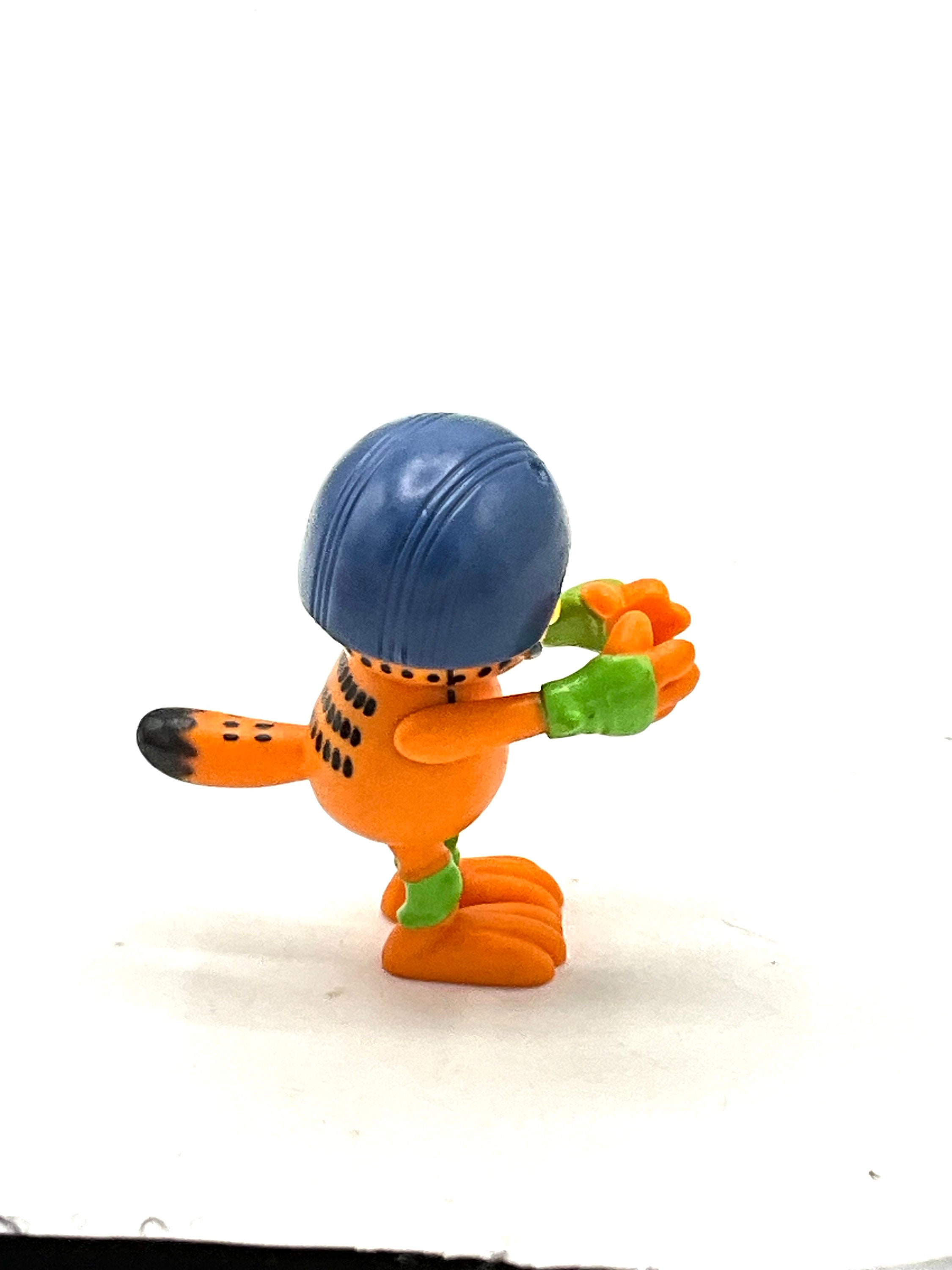 Gorgeous Collectible and Vintage Garfield Worker With a Helmet Figurine ...