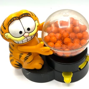 Gorgeous Collectible and Vintage Garfield Candy Dispenser, Toy, Cat ...