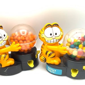 Gorgeous Collectible and Vintage Garfield Candy Dispenser, Toy, Cat ...