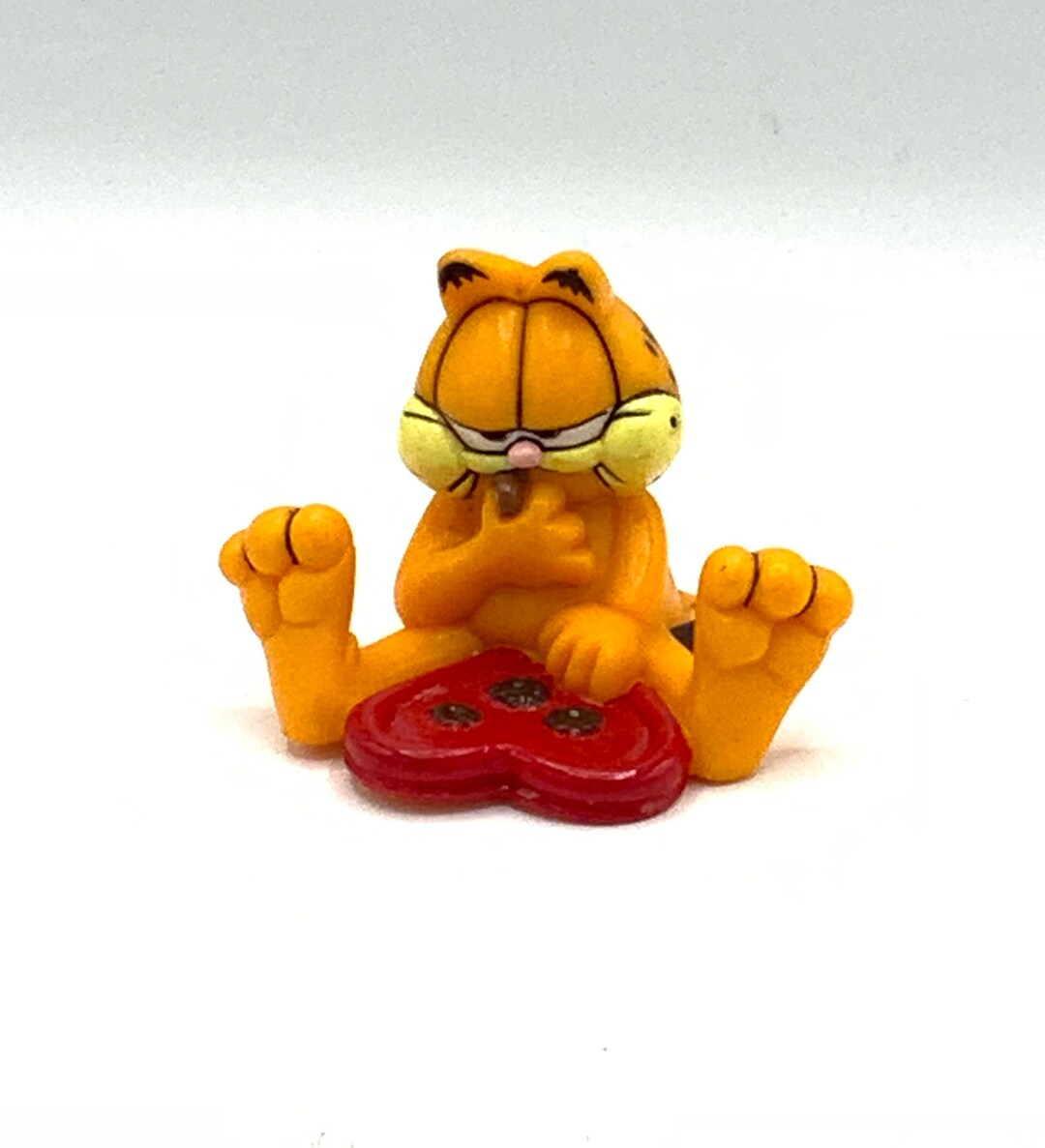 Gorgeous Collectible and Vintage Vintage Garfield is Eating Chocolate ...