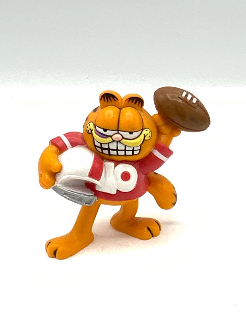 Gorgeous Collectible and Vintage Garfield as Football Player, Figurine ...