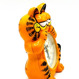 Gorgeous Collectible and Vintage Garfield Clock, Alarm Desk, Cat ...