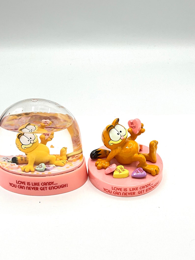Gorgeous Collectible and Vintage Garfield Snowglobe Pink Car or ...
