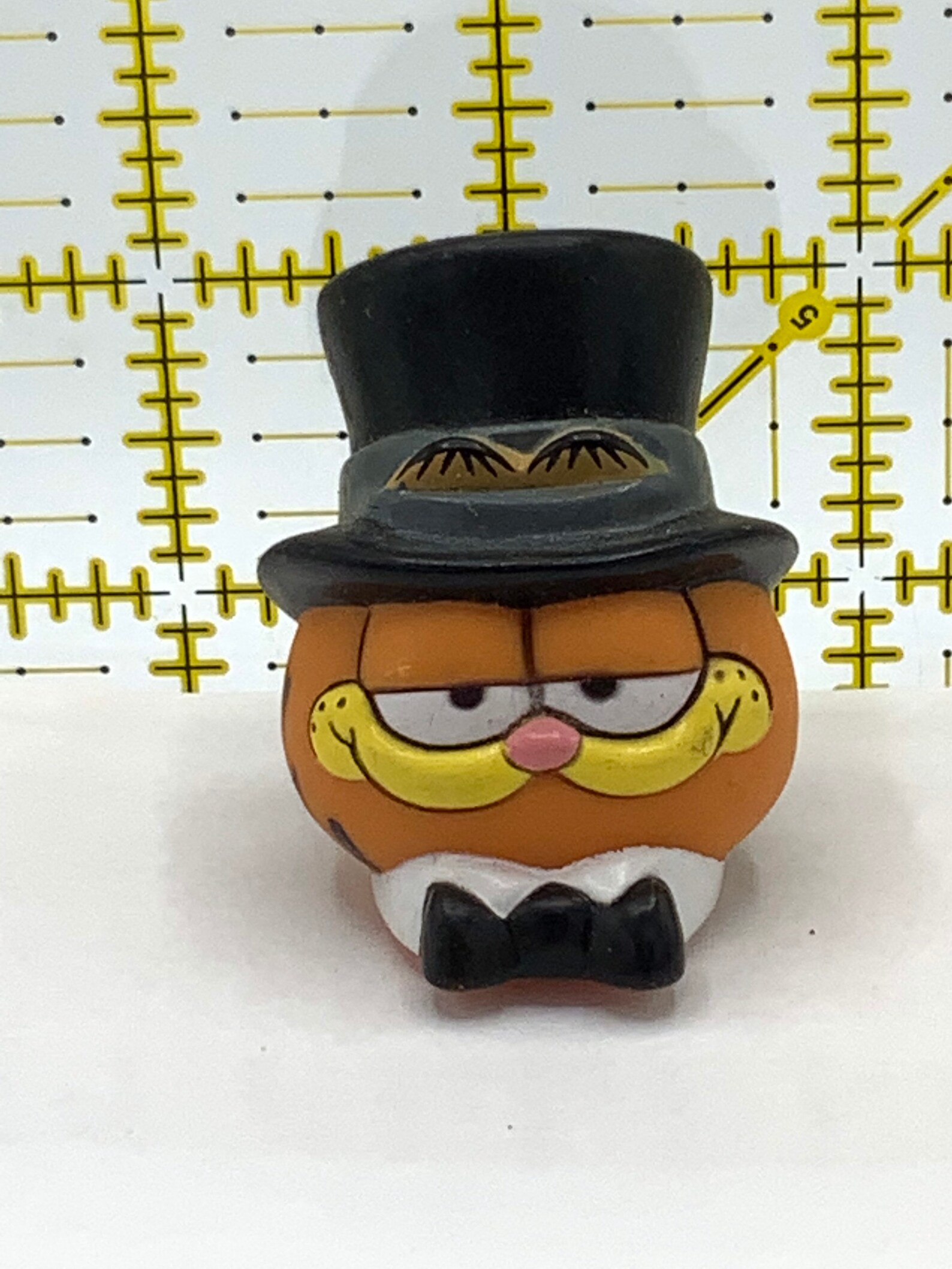 Gorgeous Collectible and Vintage Garfield Pencil Topper, Cat, Orange ...