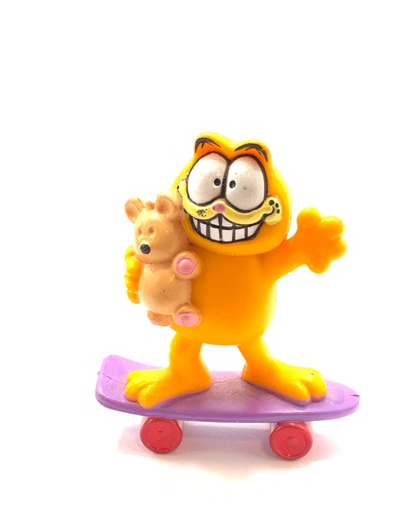 angry cat. Gorgeous collectible and vintage Garfield ball orange Toys ...