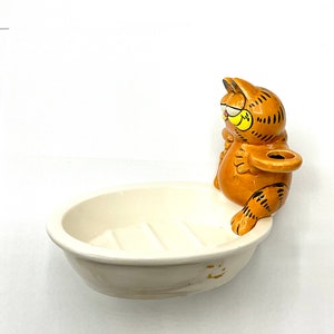 Gorgeous Collectible and Vintage Ceramic Garfield Toothbrush Holder and ...