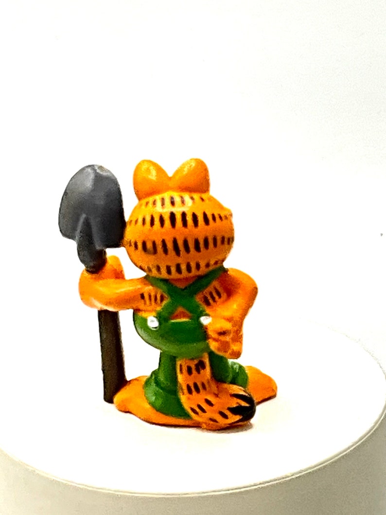 Gorgeous Collectible and Vintage Garfield as a Farmer, Cat, Small, Toy ...