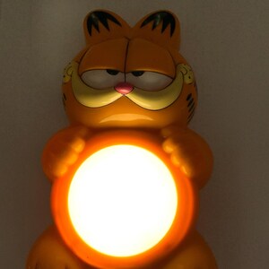 Gorgeous Collectible and Vintage Garfield Touch Light, Figurine, Cat ...