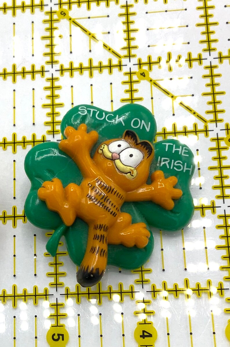 Gorgeous Collectible and Vintage Garfield Pin/ Brooch/magnet - Etsy