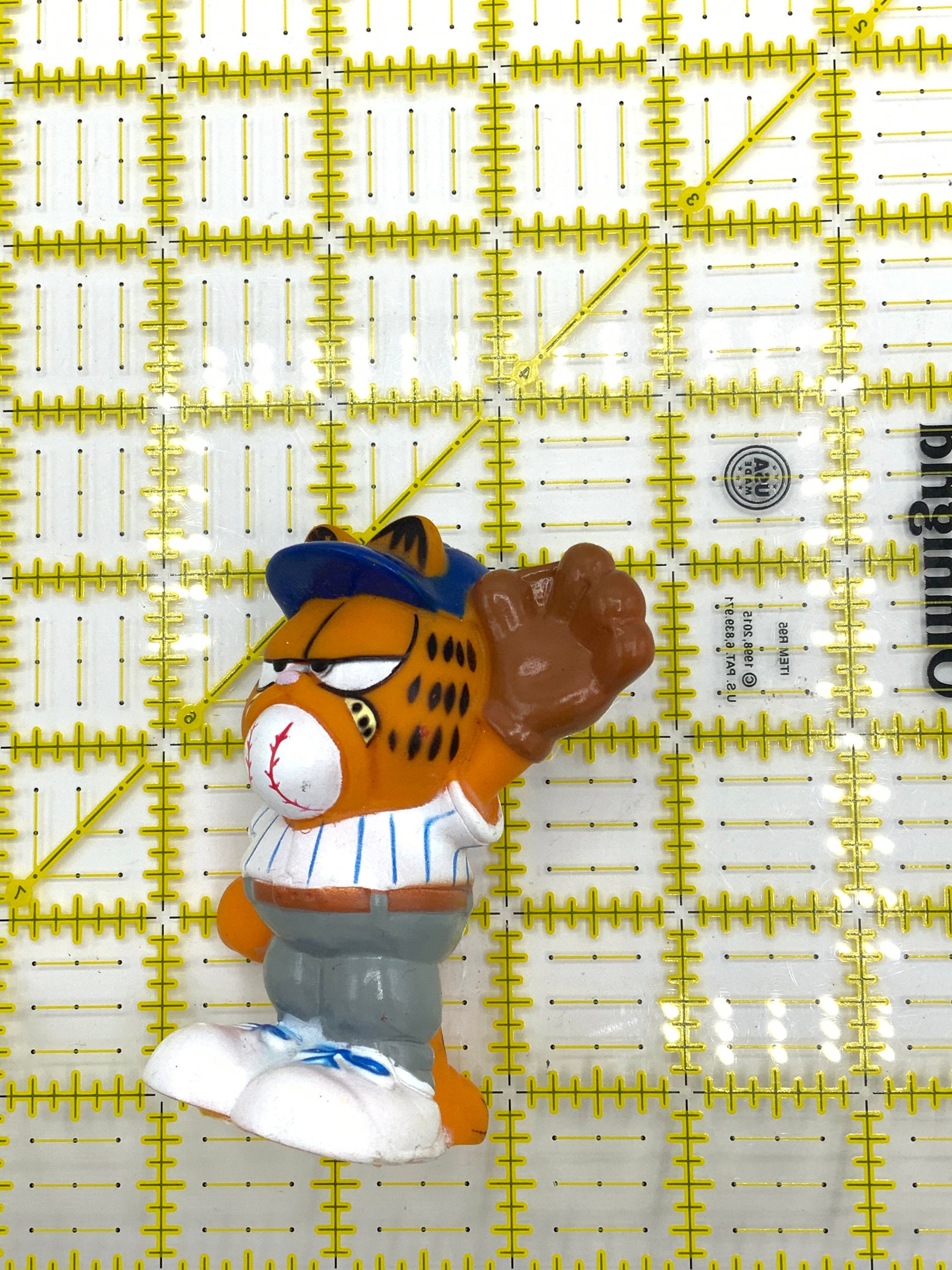Gorgeous Collectible and Vintage Garfield Baseball Player. - Etsy