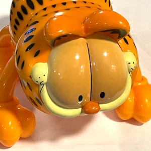 Gorgeous Collectible and Vintage Garfield Massager Hand Held, Cat ...