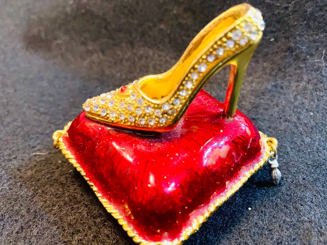 Vintage Enamel Shoe Trinket , Jewelry Box, Ref Pillow , Gold Shoes - Etsy