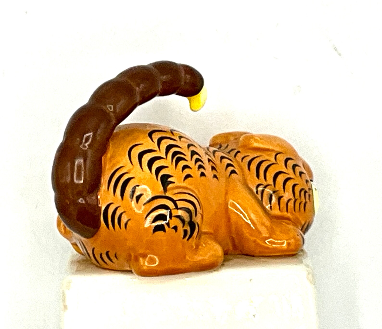 Gorgeous Collectible and Vintage Porcelain Garfield by Enesco, Scorpion ...