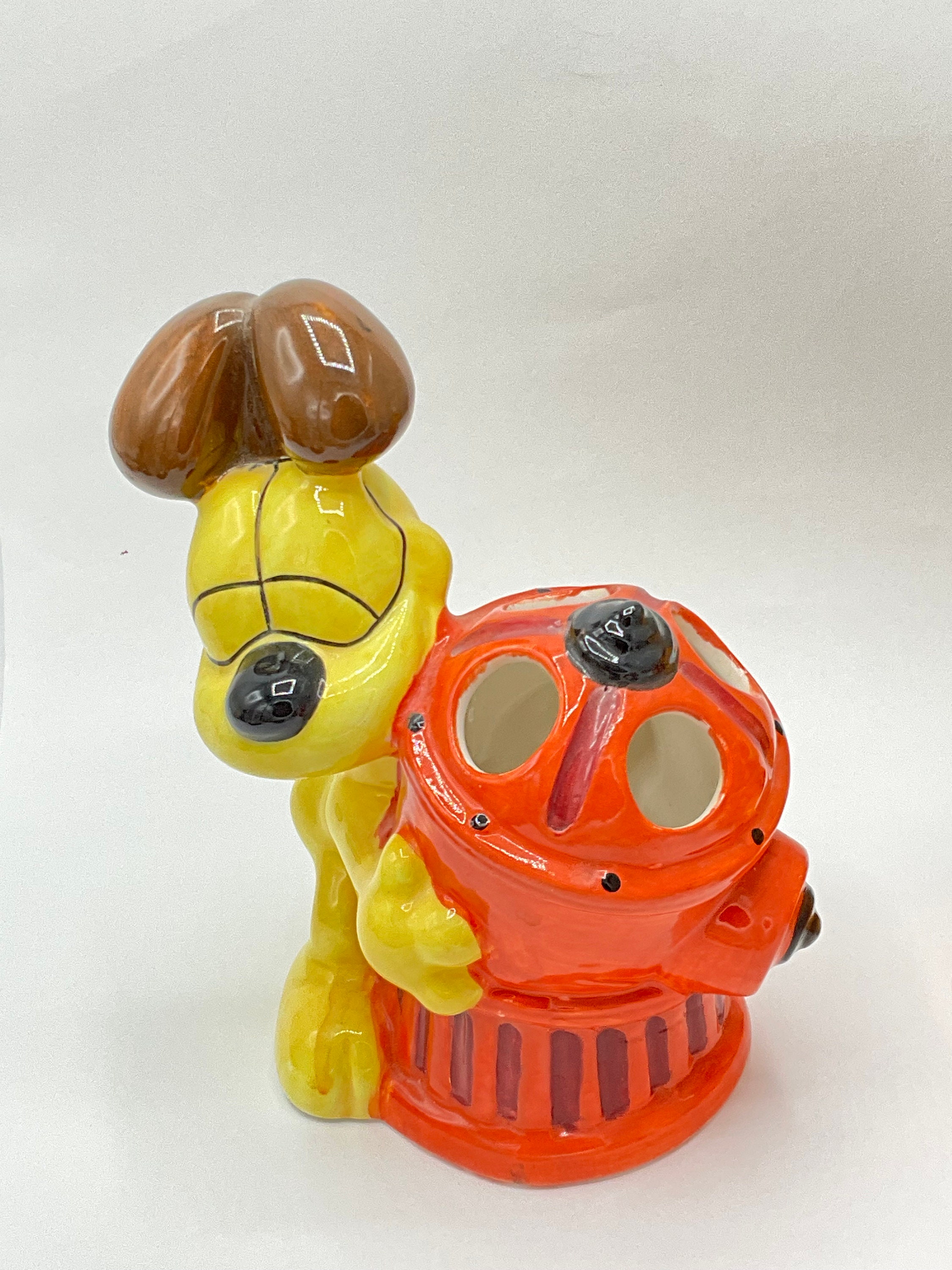 Gorgeous Collectible and Vintage Garfield as Ceramic Soap Pump Bottle ...