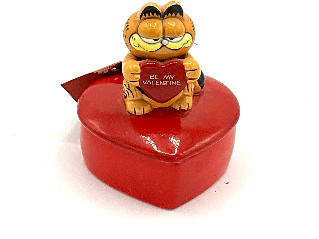 Gorgeous Collectible and Vintage Ceramic Jewelry Garfield Be Mine ...