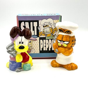 Gorgeous Collectible and Vintage Garfield as a Chef and Odie Salt and ...