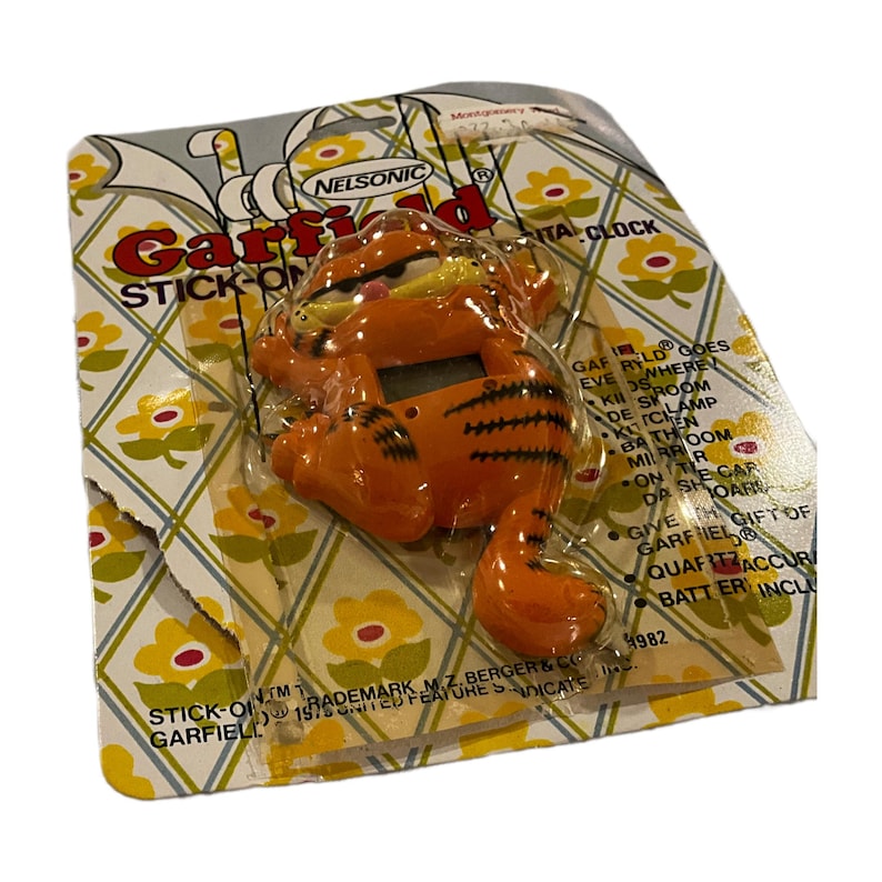 Collectible and Vintage Garfield Digital Clock, Stick-on Cat, Nelsonic ...