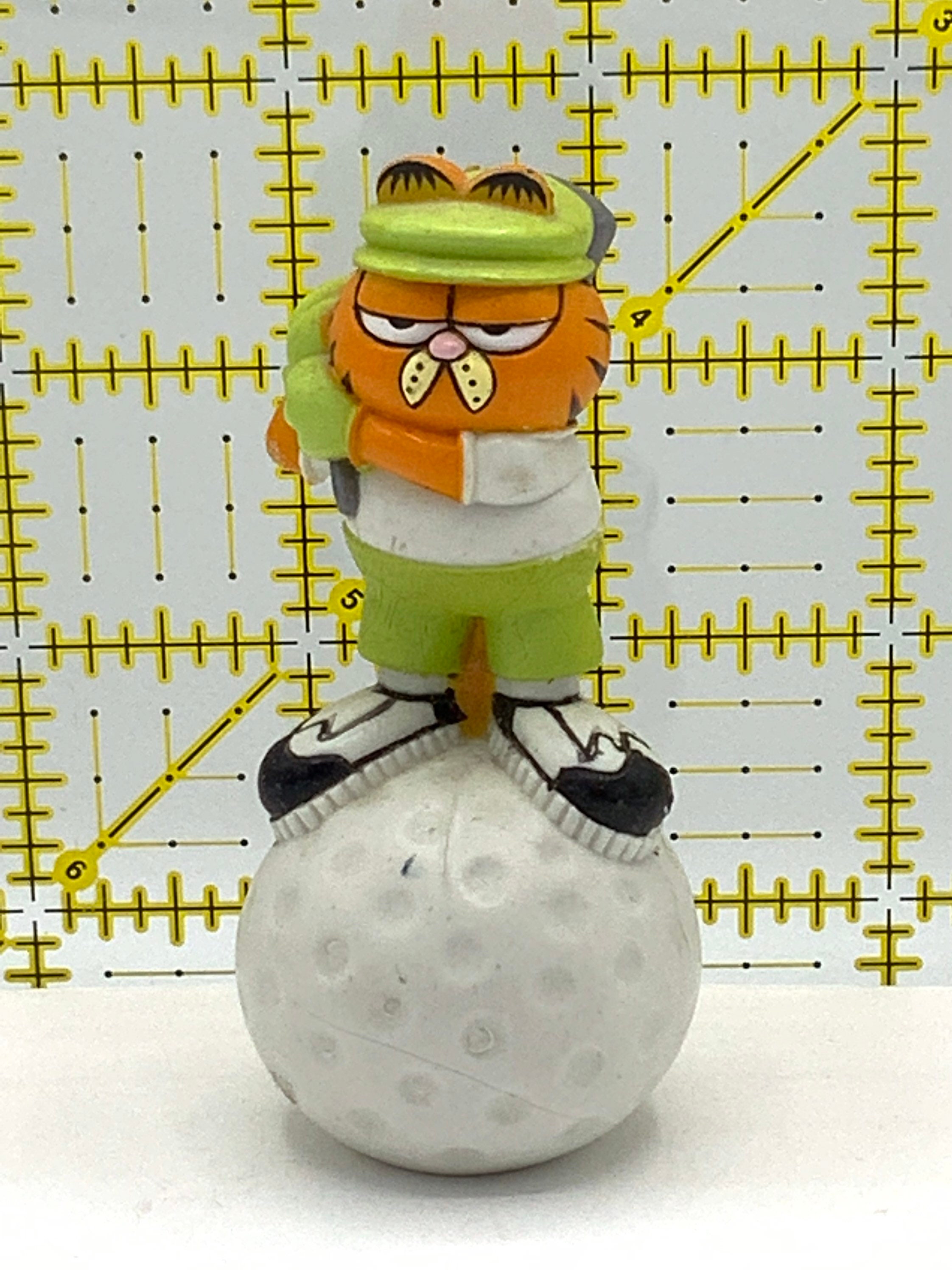 Gorgeous Collectible and Vintage Garfield Playing the Golf. - Etsy