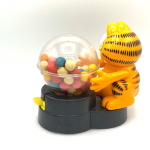 Gorgeous Collectible and Vintage Garfield Candy Dispenser, Toy, Cat ...