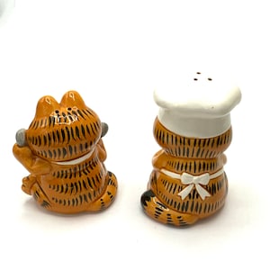 Gorgeous Collectible and Vintage Chefs Garfield Salt or Pepper, Shaker ...