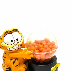 Gorgeous Collectible and Vintage Garfield Candy Dispenser, Toy, Cat ...