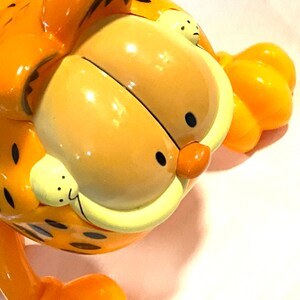 Gorgeous Collectible and Vintage Garfield Massager Hand Held, Cat ...