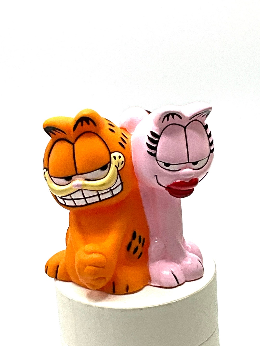 Gorgeous Collectible and Vintage Garfield and Arlene Pink, Cat, Couple ...