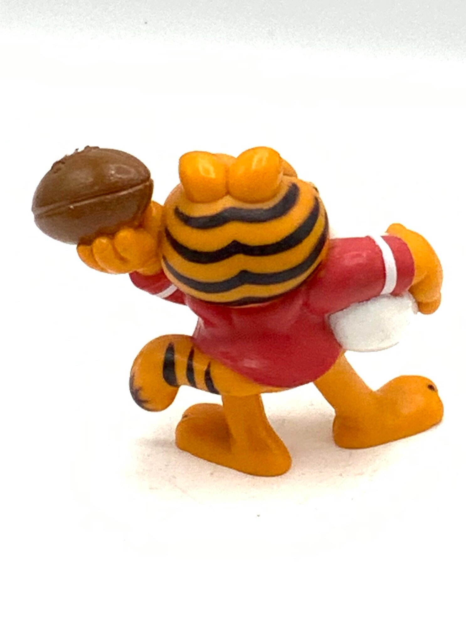 Gorgeous Collectible and Vintage Garfield as Football Player, Figurine ...