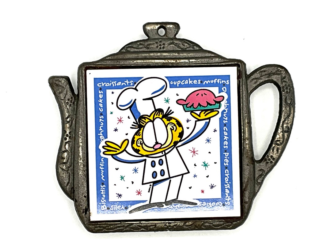 Gorgeous Collectible and Vintage Garfield Cast Iron Metal Tea Pot Shape ...