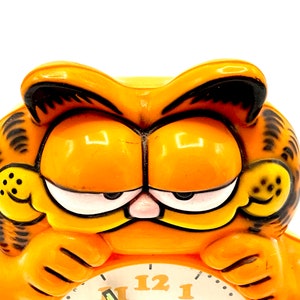 Gorgeous Collectible and Vintage Garfield Clock, Alarm Desk, Cat ...