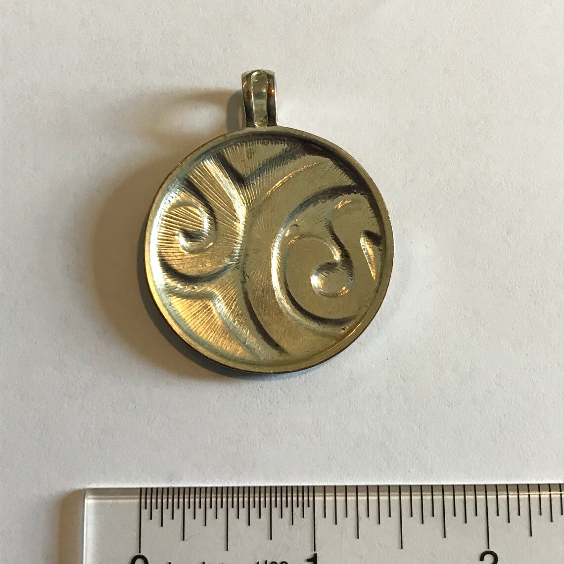 Round Pendant - Etsy