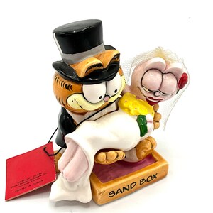 Gorgeous Collectible and Vintage Rare Garfield and Arlene Figurines ...