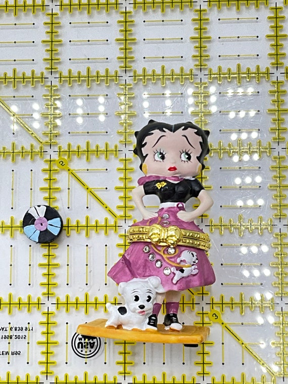 Gorgeous collectible and vintage Betty Boop, jewelry… - Gem