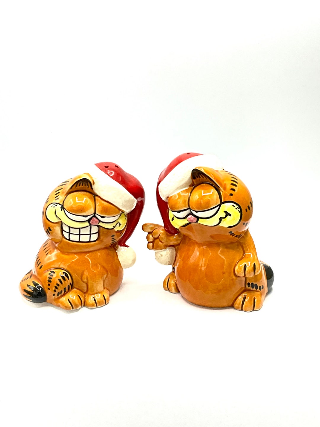 Gorgeous Collectible and Vintage Christmas Garfield Salt or Pepper ...