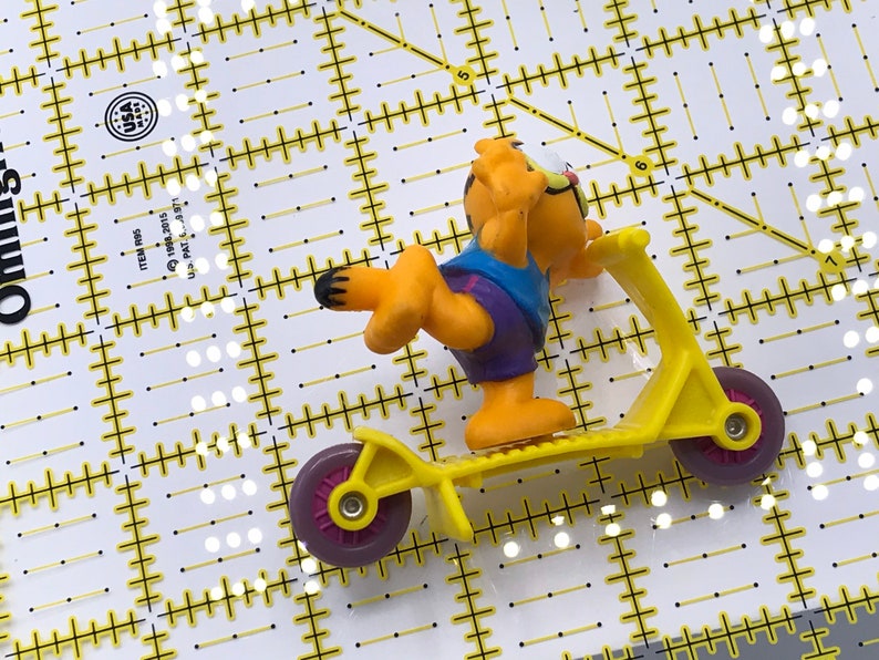 Vintage Garfield With a Scooter. - Etsy