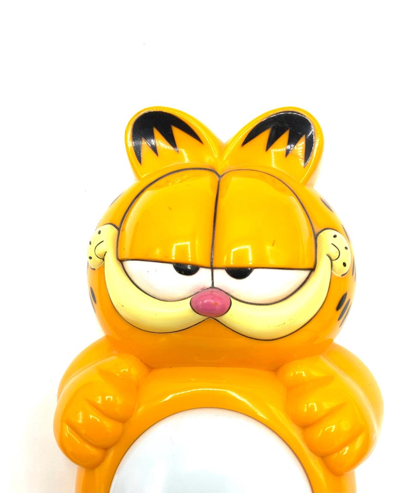 Gorgeous Collectible and Vintage Garfield Touch Light, Figurine, Cat ...