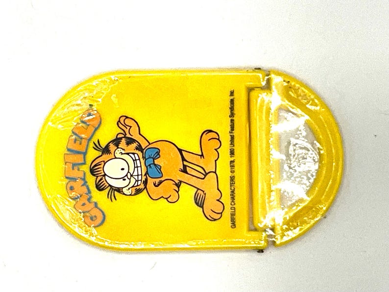Gorgeous Collectible and Vintage Garfield Mirror, Yellow. - Etsy