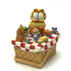 Gorgeous Collectible and Vintage Rare Ceramic Jewelry Garfield and ...