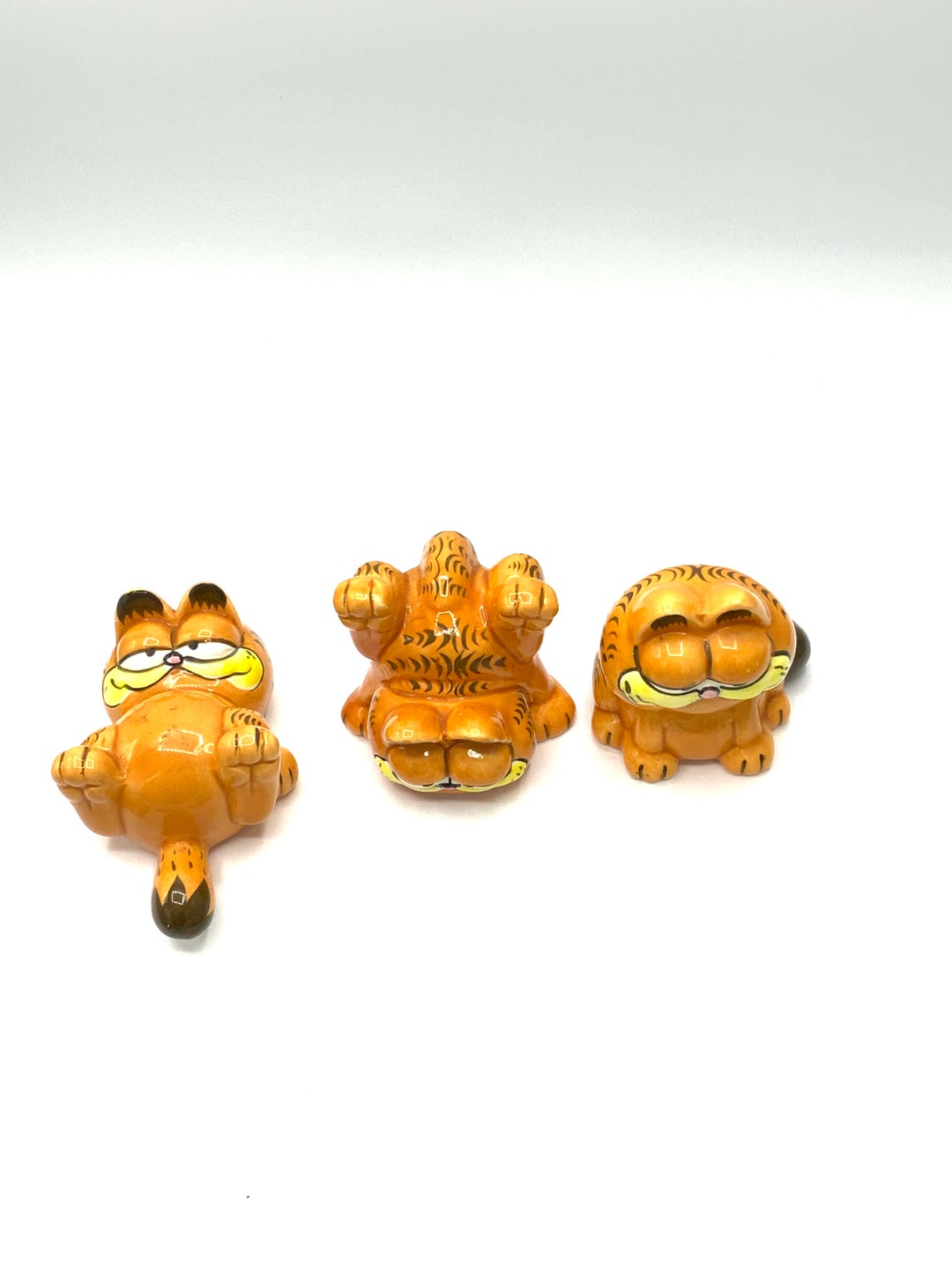 Gorgeous Collectible and Vintage Garfield Upside Down, Lying Down or ...
