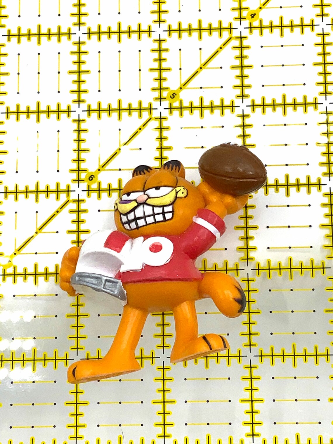 Gorgeous Collectible and Vintage Garfield as Football Player, Figurine ...